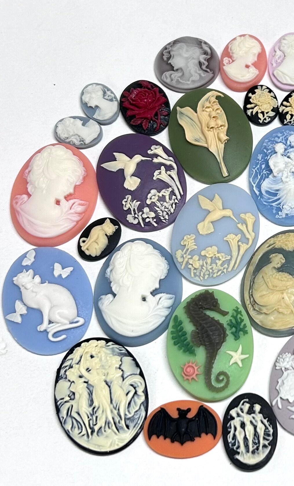 Loose Cameos Assortment of Cameos 35 Pieces for Collage or Jewelry ...