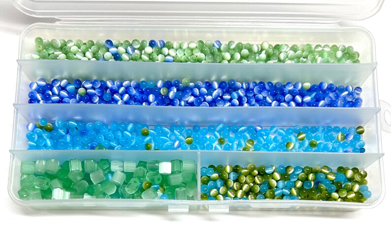 Container of Beads - 4mm Fiber Optic Cats Eye Beads - Vintage 6mm Atlas ...