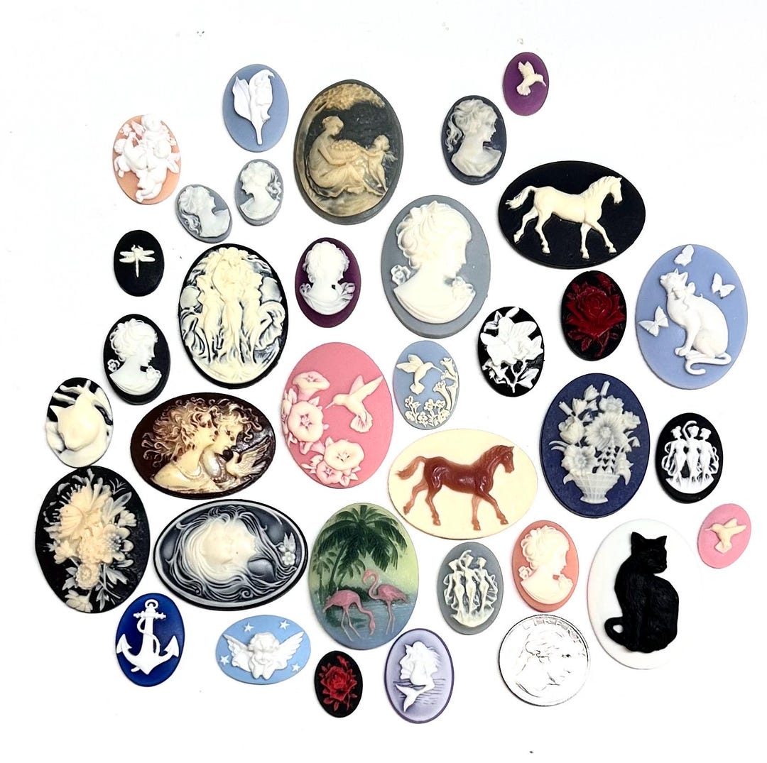 Loose Cameos - Assortment of Cameos - 34 Pieces - for Collage or ...