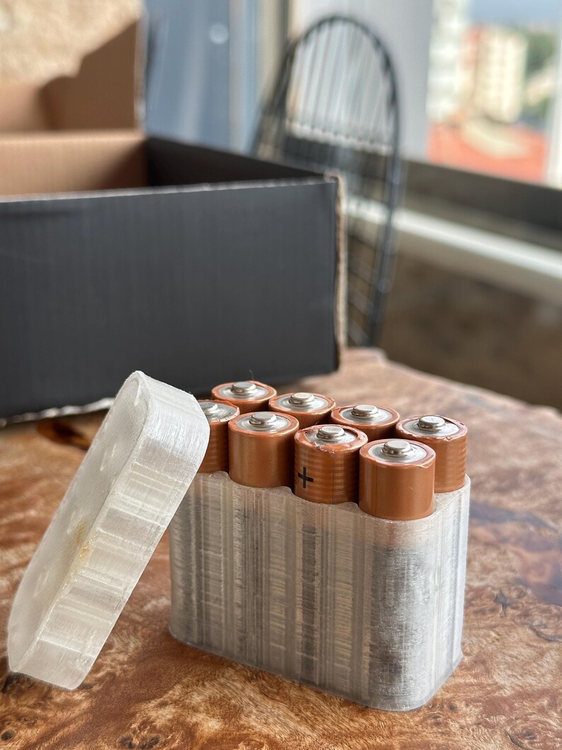 Powermax 8-AA Battery Holder Organize up to 8 Batteries Durable Storage ...