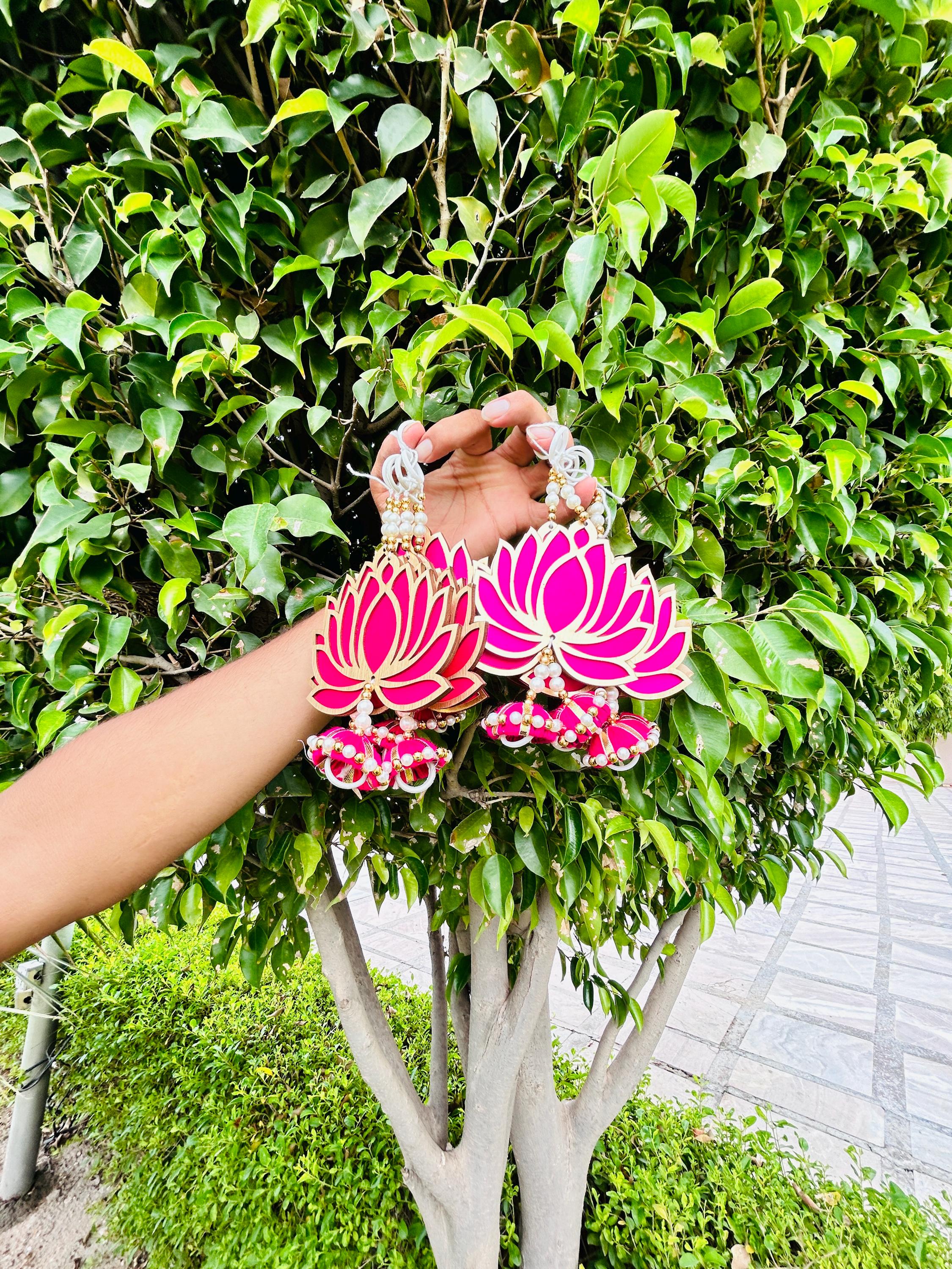 200 Pc Beautiful Wooden Lotus Hanging With Artificially Buds, Backdrop ...