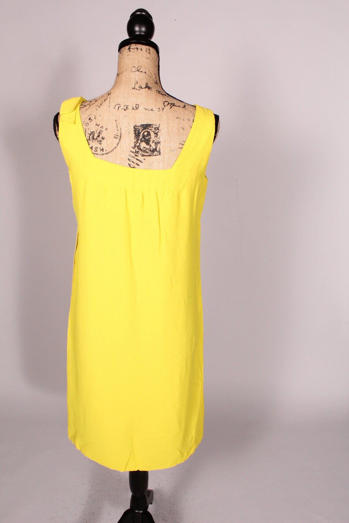 Robe des années 60 // vintage 60s Bright Yellow Shift Dress - Etsy France