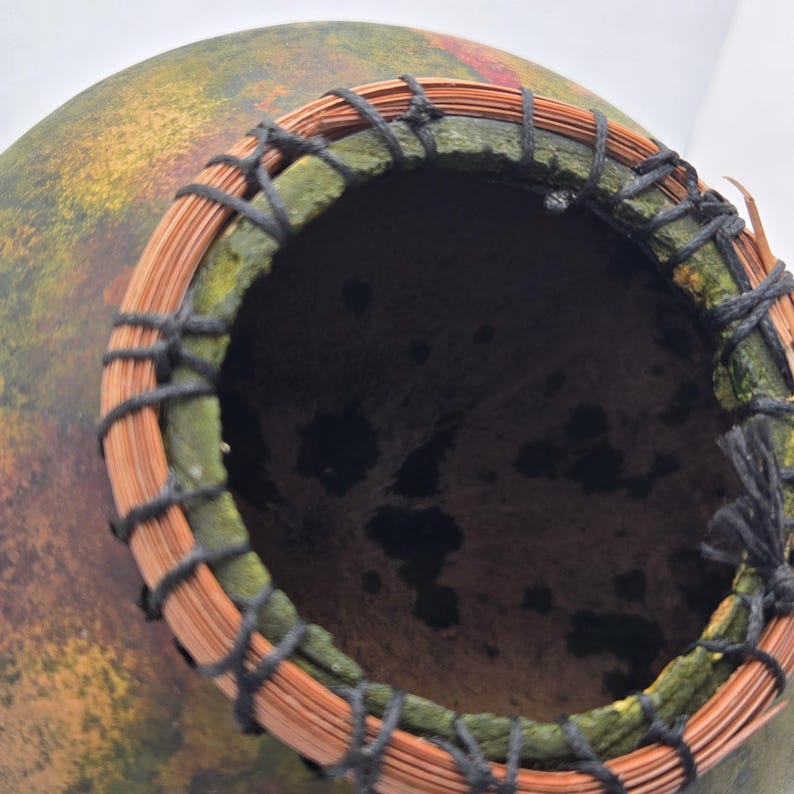 OLIVINE MINERAL 6" Art Gourd Ink With Pine Needle Coil Thin-shell ...