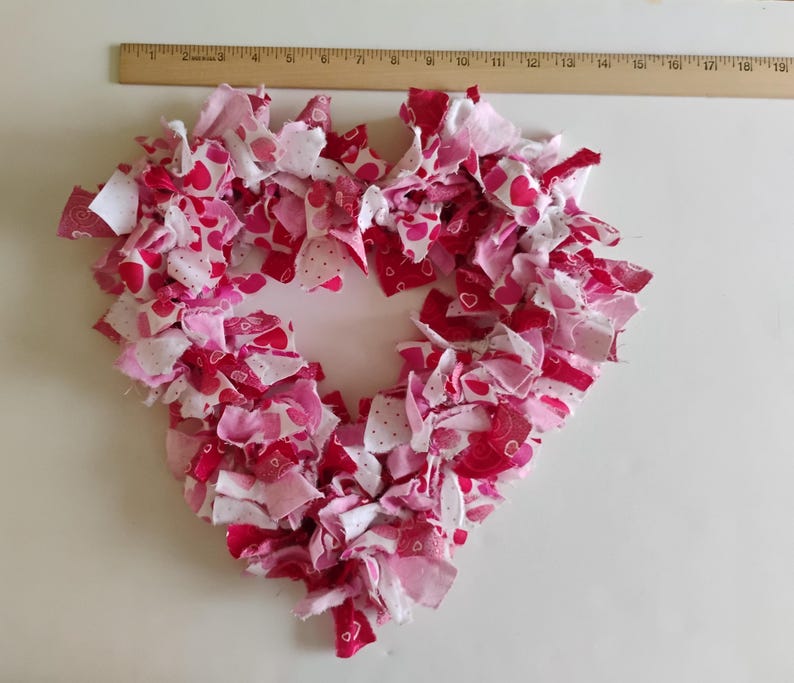 Valentine's Day Wreath, Heart Shaped Hanging Decoration, Handmade Door ...