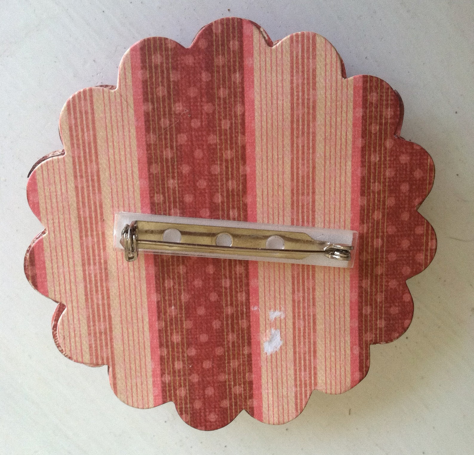Hand Created PAPER FLOWER Pin with Vintage Button - Etsy Italia