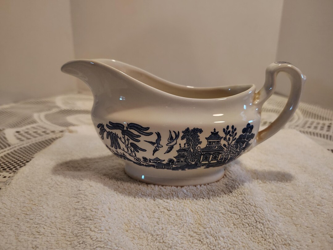 Vintage Blue Willow Gravy Boat, Churchill England by Treasuresbyflick ...