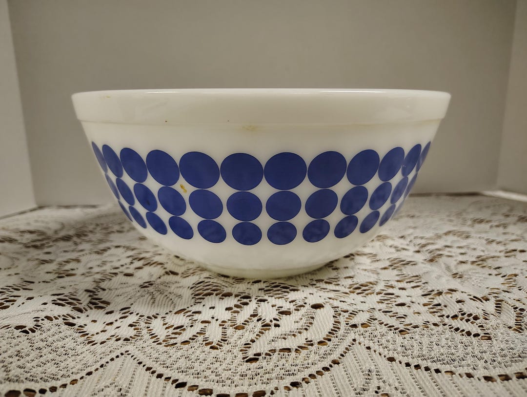 Vintage Pyrex Blue Dot Bowl... Treasuresbyflick - Etsy