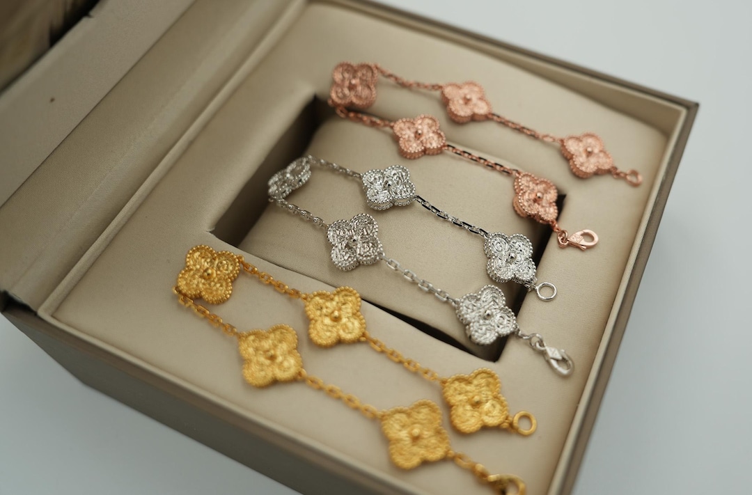 Vintage Van Cleef Clover Bracelet Hammered 5 Motif Clover Bracelet 15mm ...