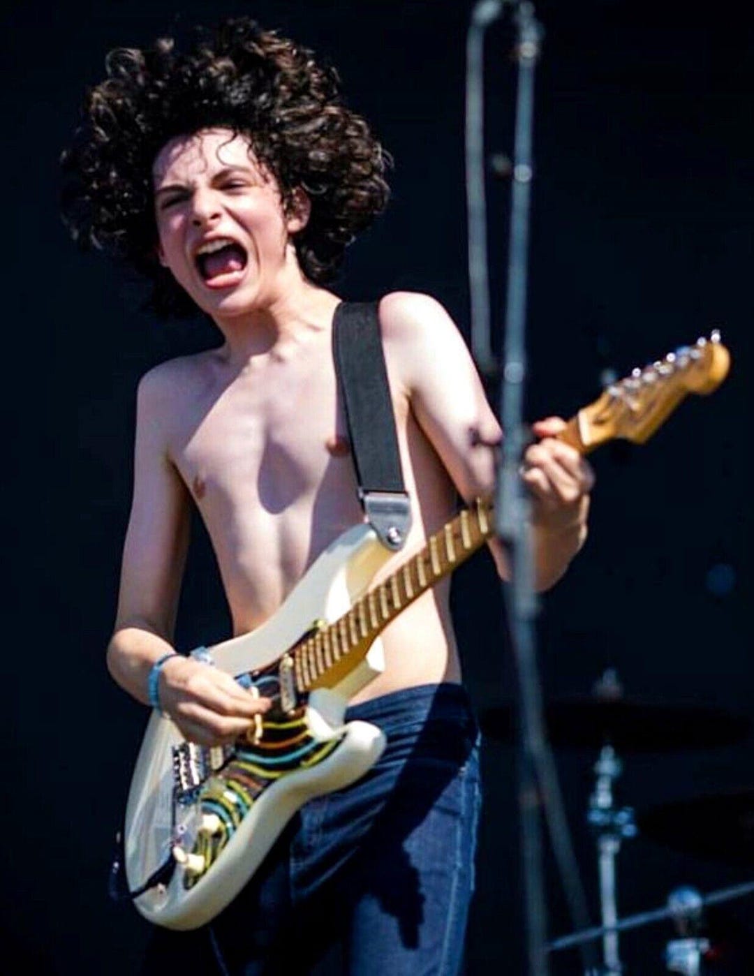 Finn Wolfhard 8.5 X 11 Shirtless Candid Photograph Art Print Photo ...