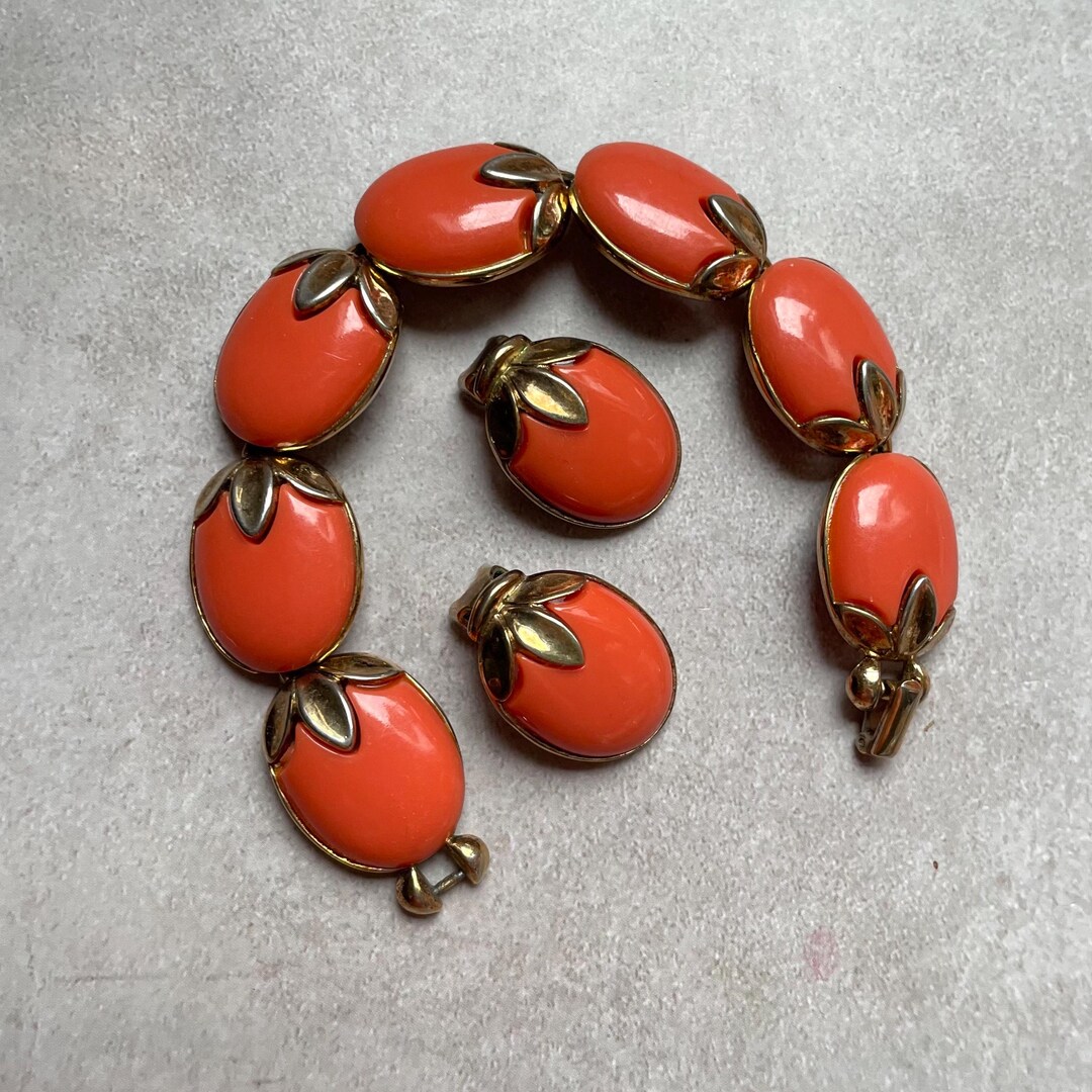 Crown Trifari Coral Lucite Set - Crown Trifari Bracelet, Crown Trifari ...