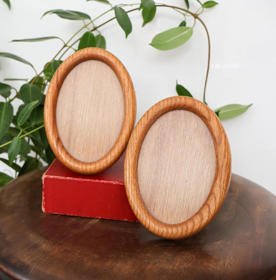 Set of 2 Vintage Oval Wood Frames - Etsy
