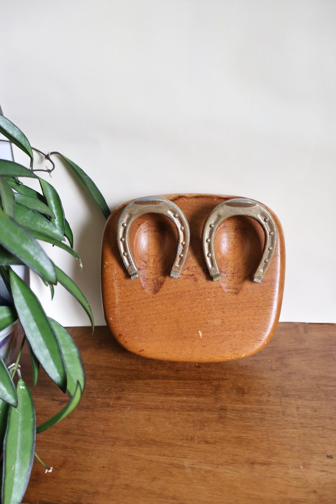 1950s "duk-it" Horseshoe Pipe Holder | Western Decor - Etsy
