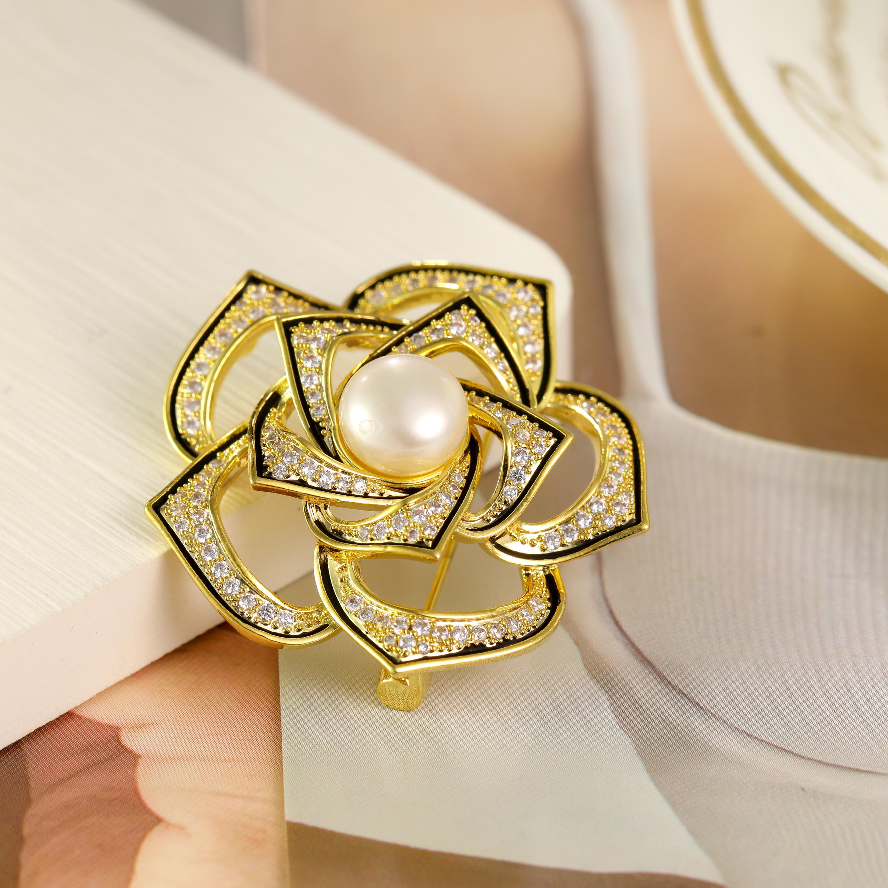 Stunning Rose-shaped Gold Brooch With Zirconia and Pearl, Luxurious ...