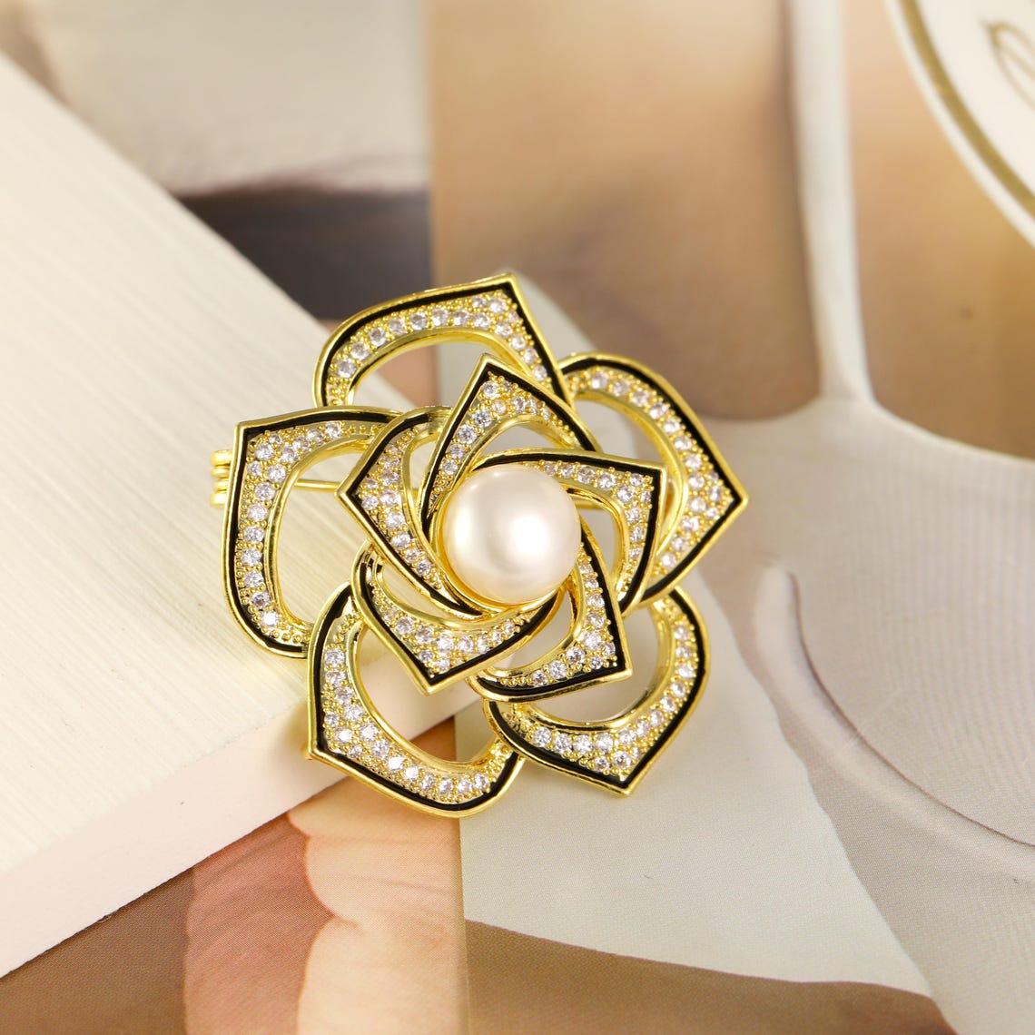 Stunning Rose-shaped Gold Brooch With Zirconia and Pearl, Luxurious ...