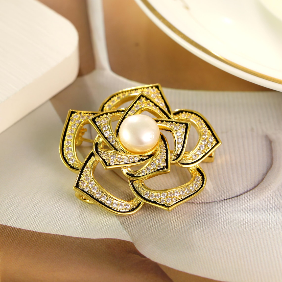 Stunning Rose-shaped Gold Brooch With Zirconia and Pearl, Luxurious ...