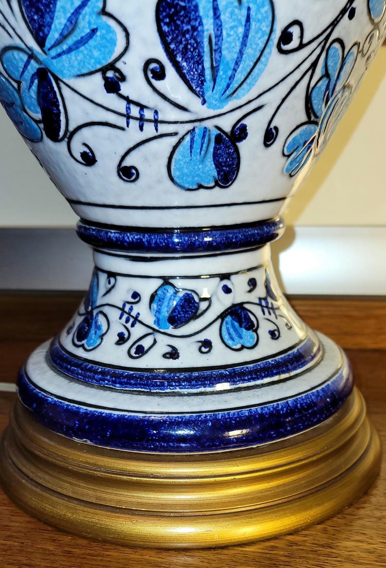 Elegant Blue and White Ceramic Table Lamp. - Etsy