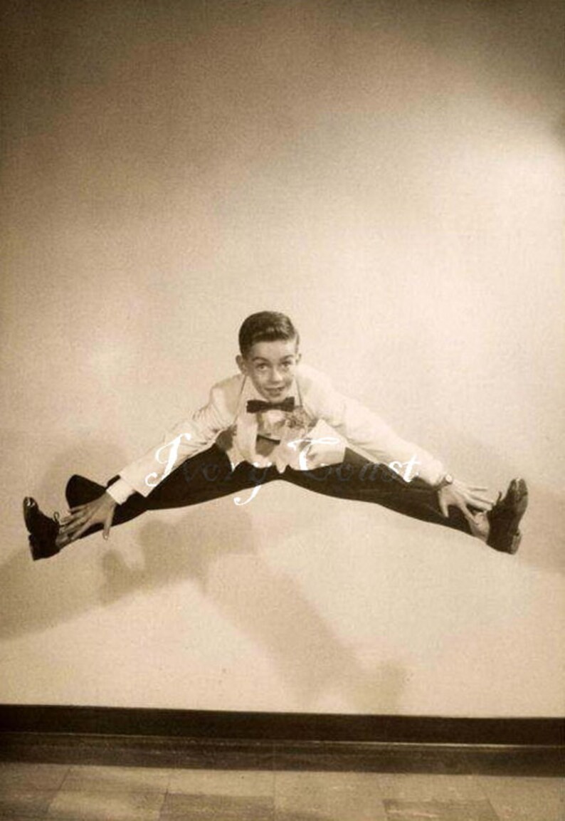 Boy Doing Splits Vintage Photo. Digital Download. Child - Etsy