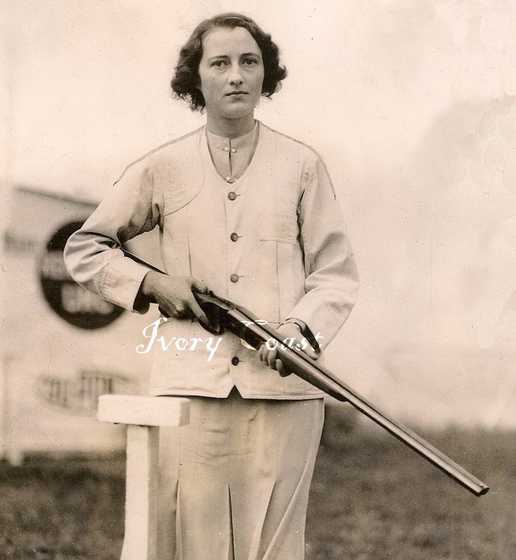 Visual Arts Photography Woman Aiming a Shotgun Vintage Victorian ...