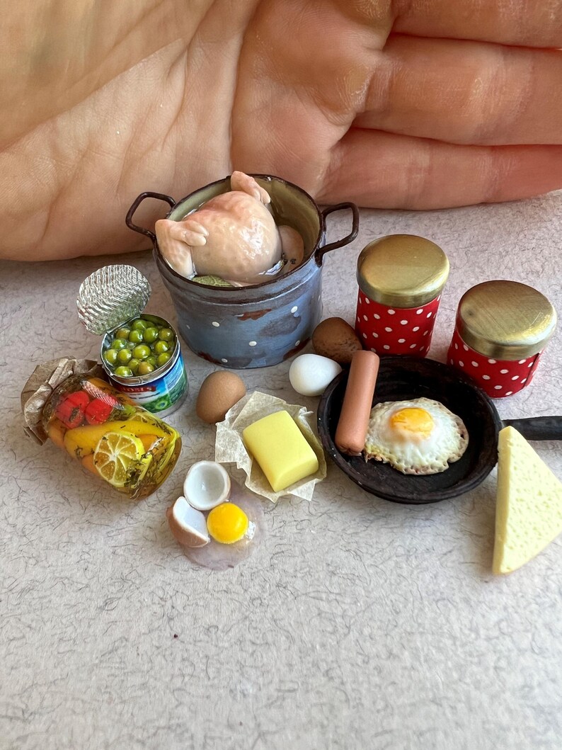 Miniature Kitchen Set for a Dollhouse, Scale 1 to 12 - Etsy