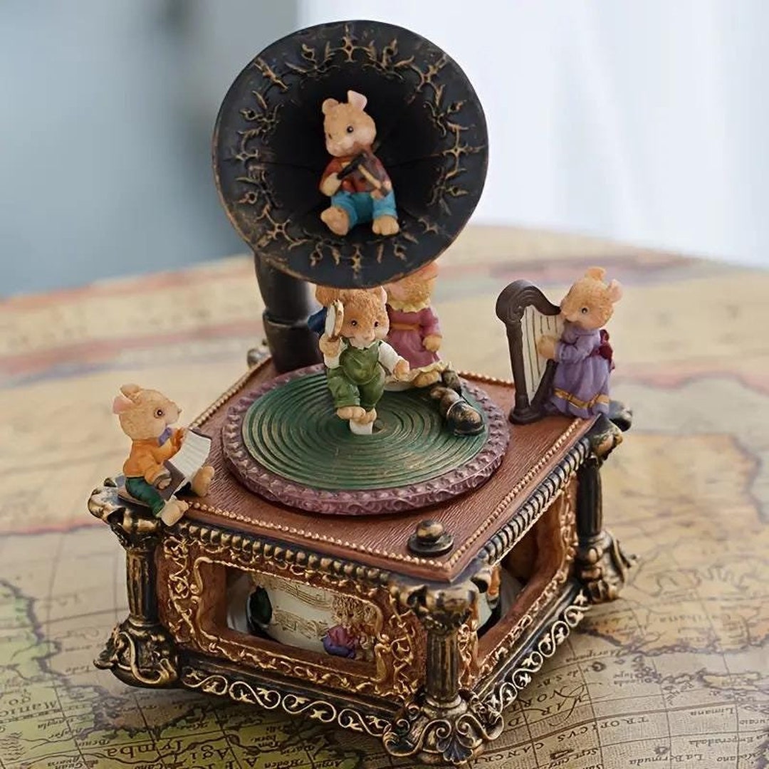 Charming Little Mouse Music Box Personalized Clockwork Gift Rotating ...