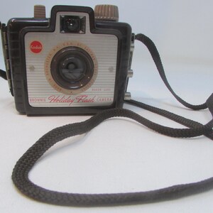 Vintage Film Camera -kodak Holiday Flash Model Camera - Kodak Brownie ...