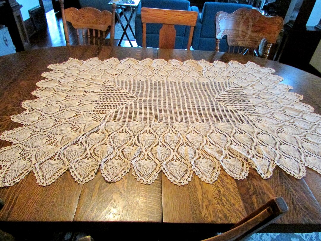 Vintage 1940s Hand-crocheted Rectangular Pineapple Lace Tablecloth ...
