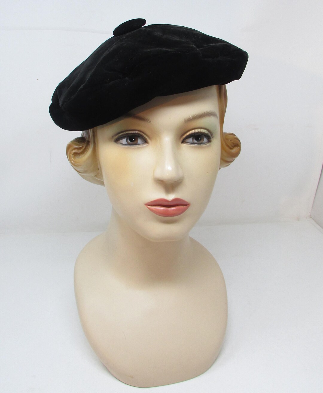 Vintage Beret Black Velvet Beret Vintage Iconic Beret Button Top Beret ...