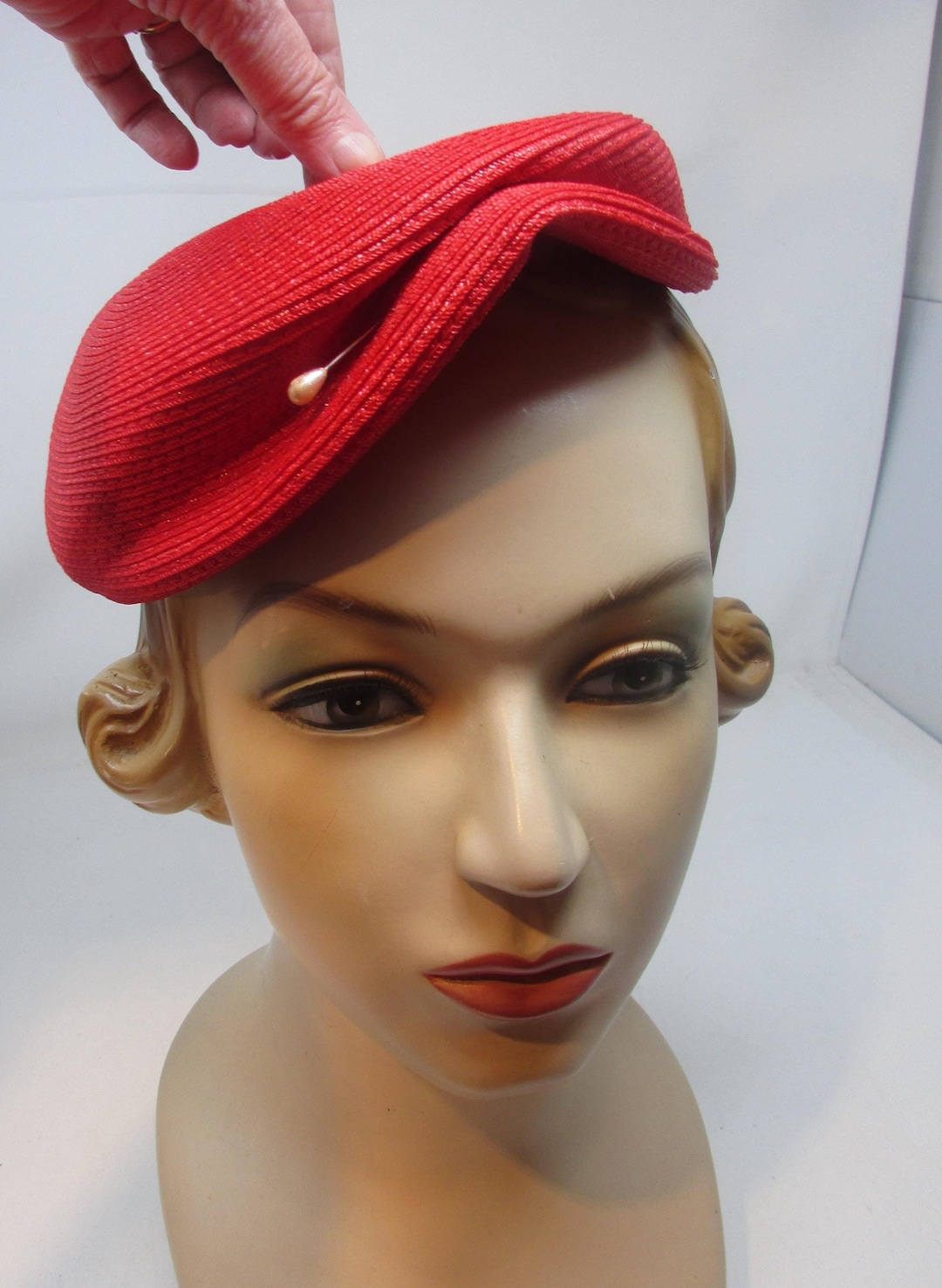 Vintage Red Hat Art Deco Hat Red Straw With Velvet Bow and Hat Pin Red ...