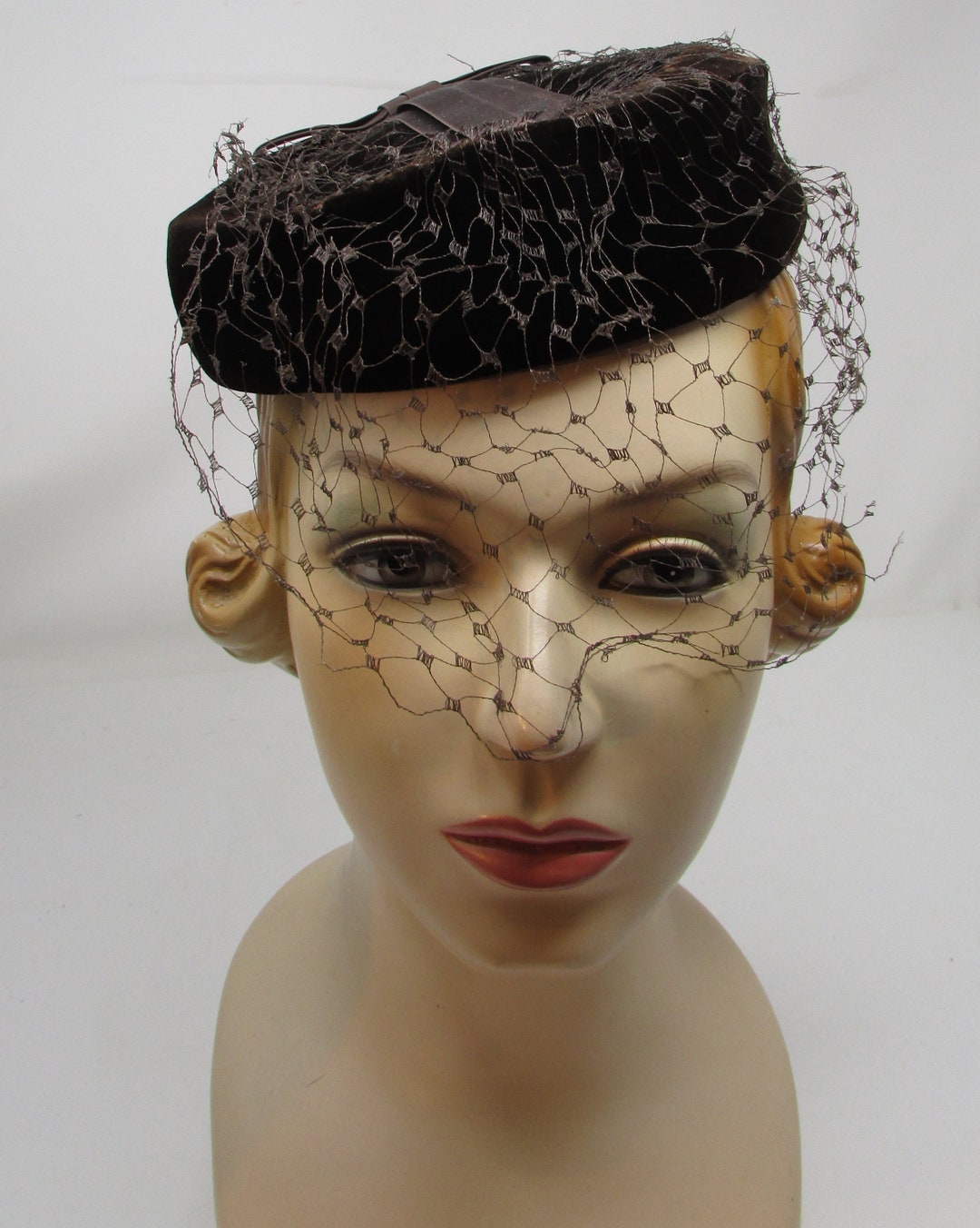 Vintage Brown Velvet Pillbox Hat With Satin Ribbon 1960s Fashion ...