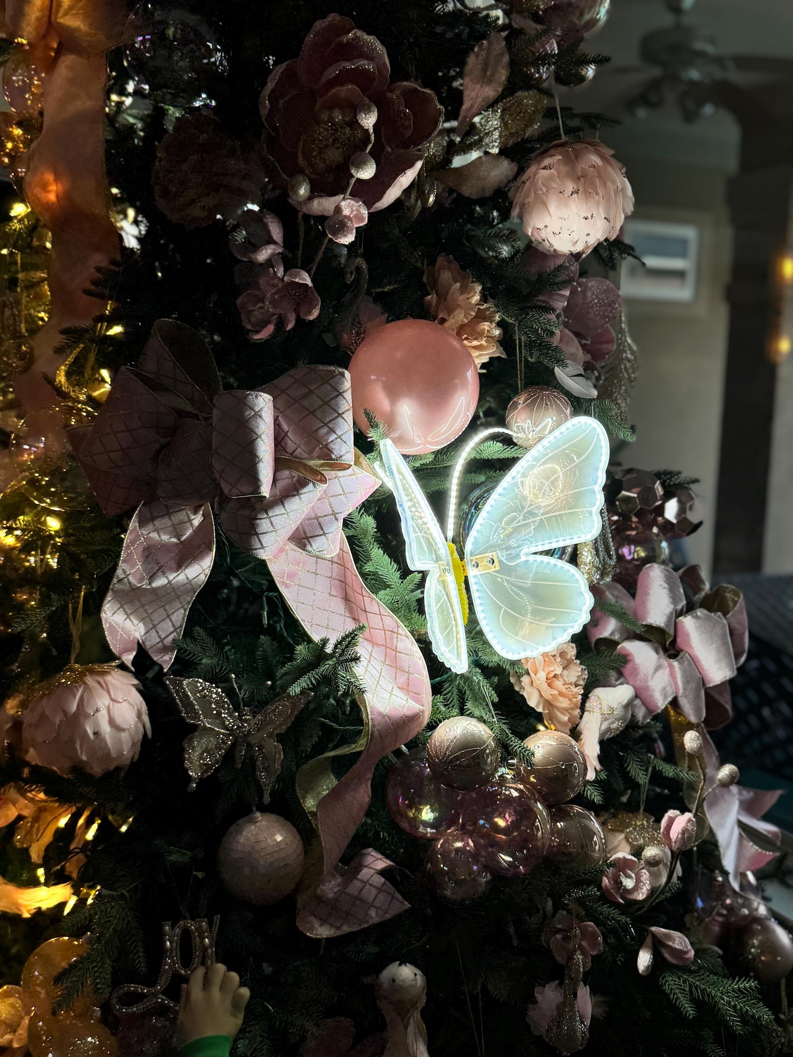 Magical LED Butterfly That Moves Its Wings by Opening and Closing It ...