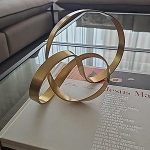 Creative Gold Crafts Knot Golden Line Hollow Out Metal Figurine Winding ...