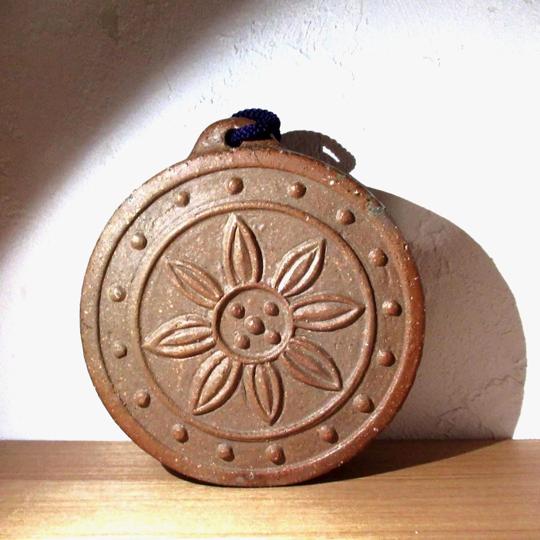 Hida Takayama ''kokubunji-temple Old Tile'' Motif Stoneware Bell Object ...