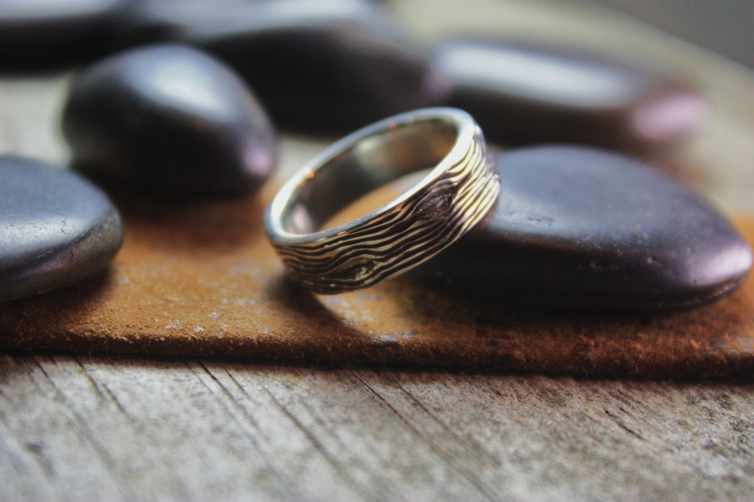 Dark Wood Grain Ring
