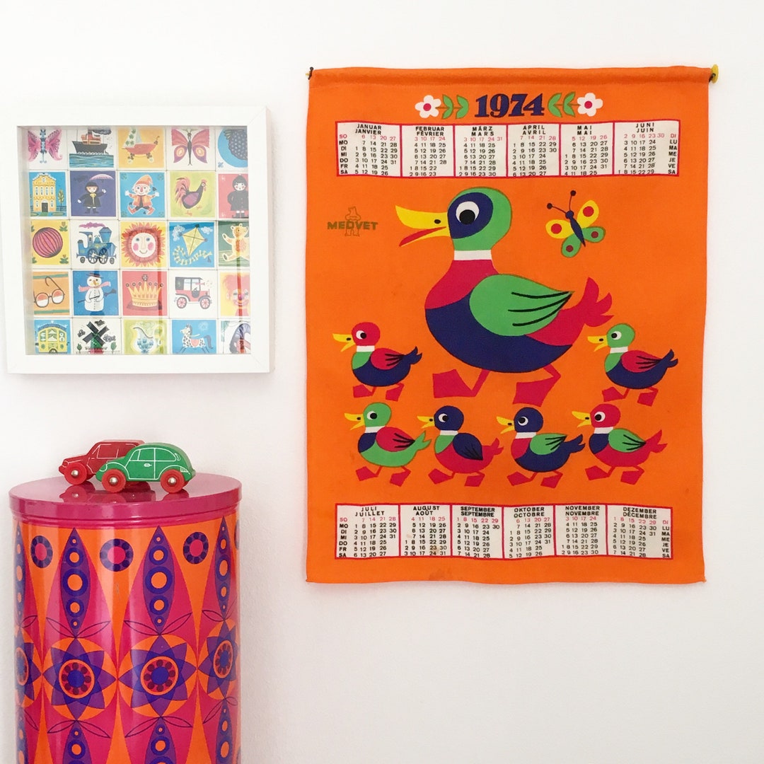 1974 Kalender Vintage Stoffen Wallart Gratis Verzending - Etsy