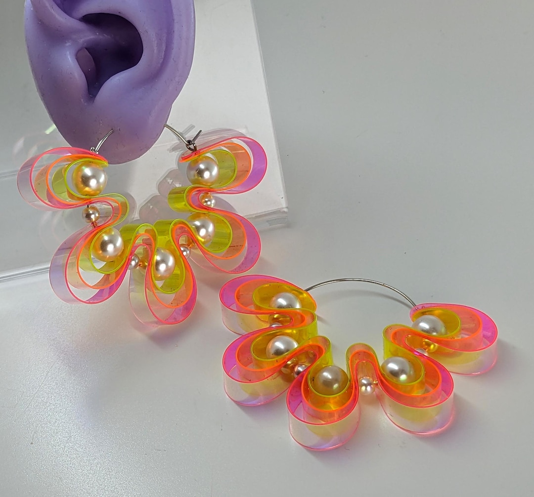 Radioactive Triple Ripples With Pearls/unique Festival Accessories/uv ...