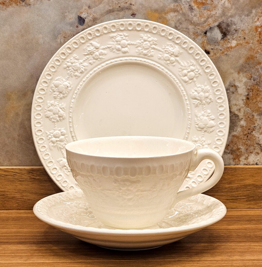 Vintage Wedgwood of Etruria and Barlaston 'wellesley' Trio Creamware ...