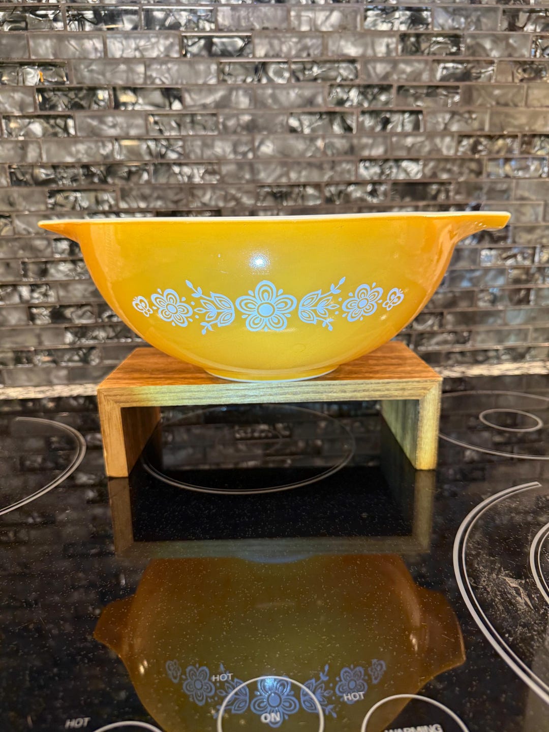 Butterfly Gold Pyrex 444 Cinderella Mixing Bowl | Vintage Yellow Floral ...