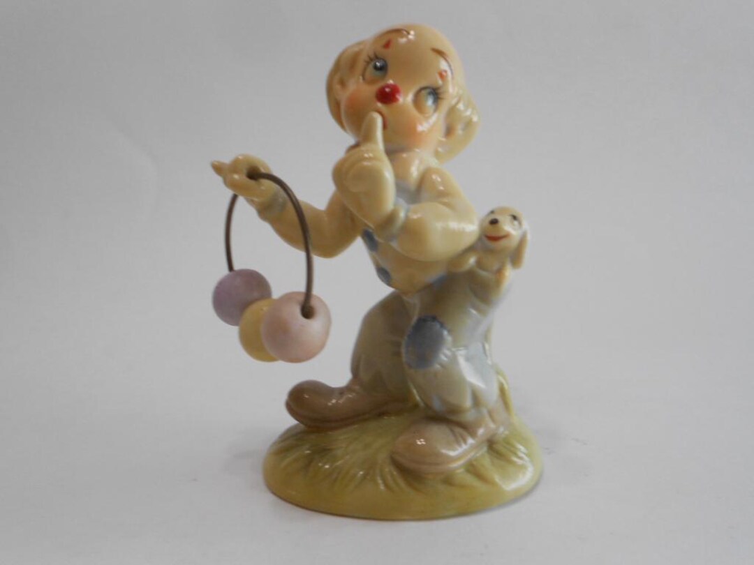 Vintage 1986 Lefton Clown Clown Figurine Ring of Balls Shushing Puppy ...
