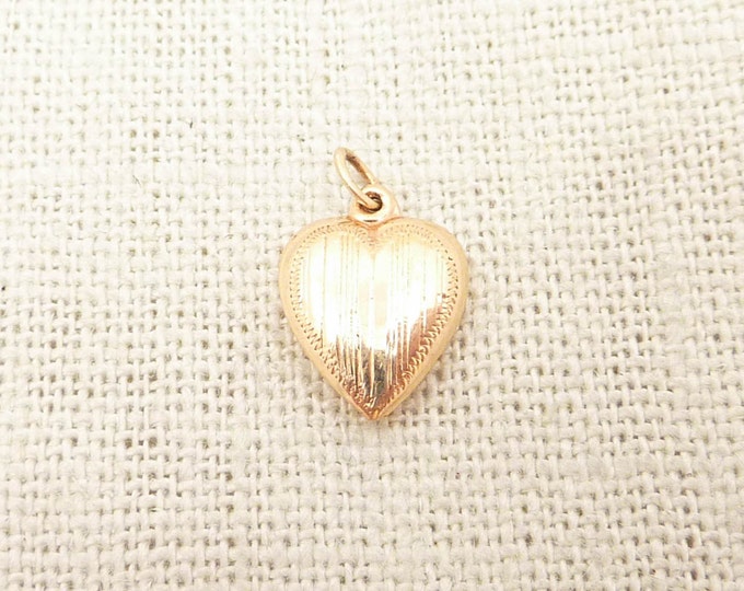 Antique 14k Gold Engraved Heart Charm - Etsy