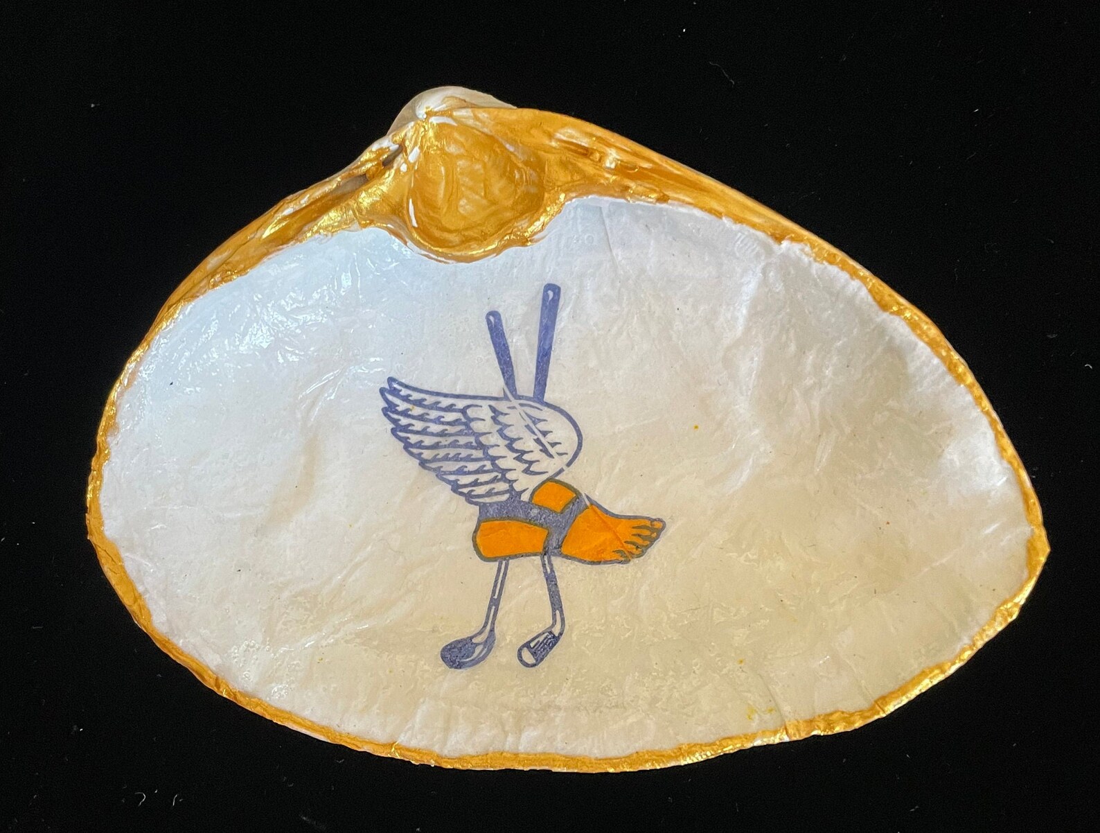 Winged Foot Golf Club Logo Clam Shell Golf Clubs and Flying Foot ...