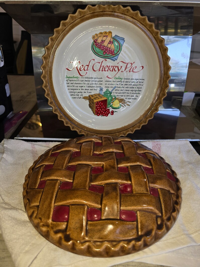 Beautiful Vintage Cherry Pie Plate! Made in Japan - Etsy