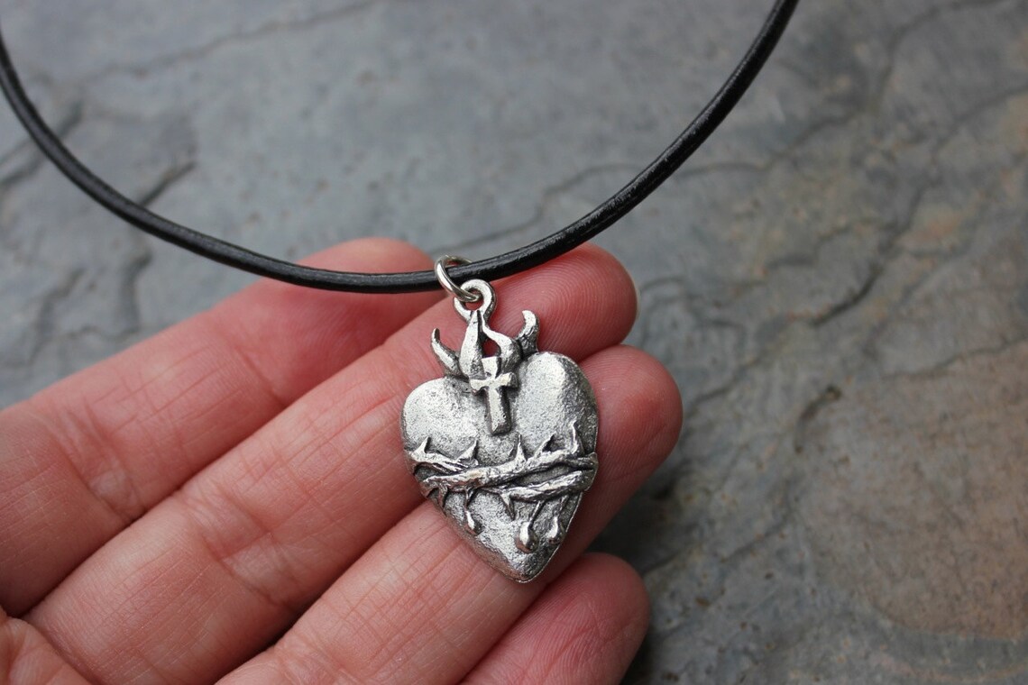 Sacred Heart Crown of Thorns Necklace- Bleeding Heart With Cross, Black ...