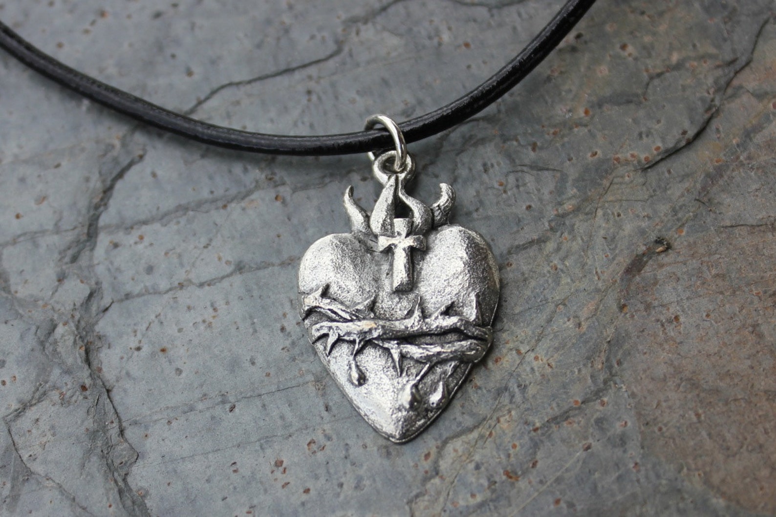 Sacred Heart Crown of Thorns Necklace- Bleeding Heart With Cross, Black ...