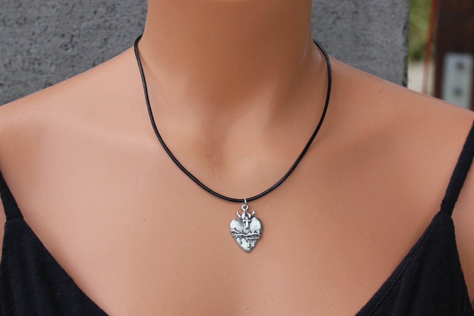 Sacred Heart Crown of Thorns Necklace- Bleeding Heart With Cross, Black ...
