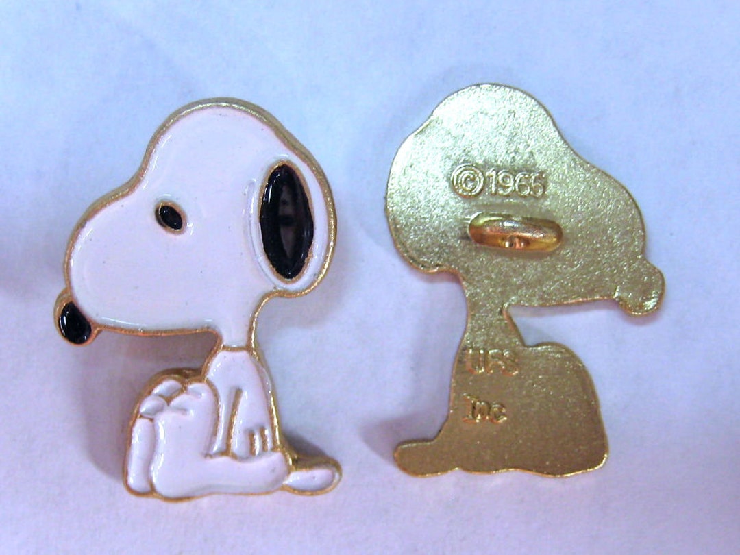 Vintage Snoopy Sitting Metal Sewing Button Peanuts Collectible - Etsy