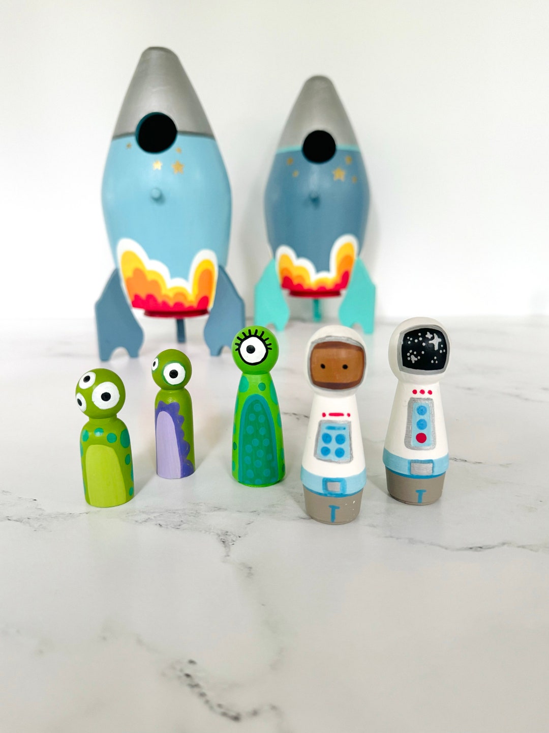 Hand-painted Astronaut & Alien Peg Dolls: Kids Space Decor - Etsy