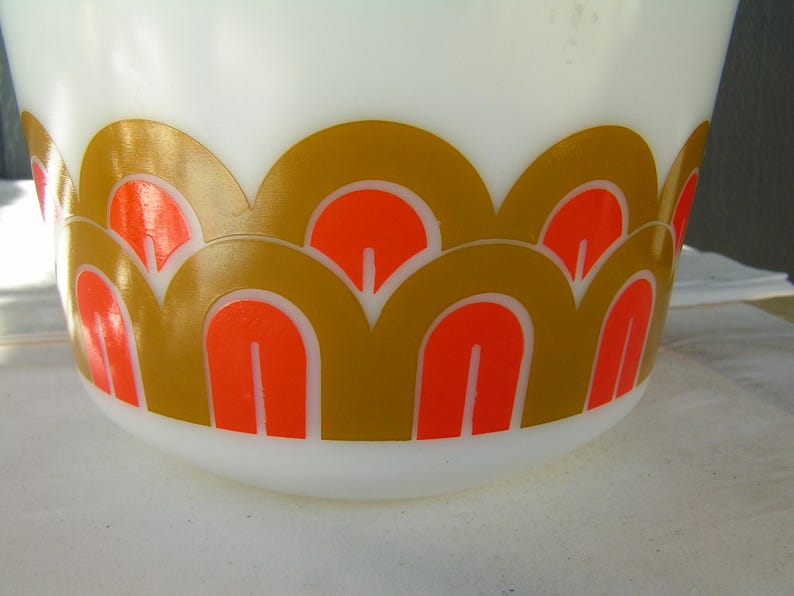 Vintage PYREX Fish Scales Arches 1971 Tab Handle Mixing Bowl ...