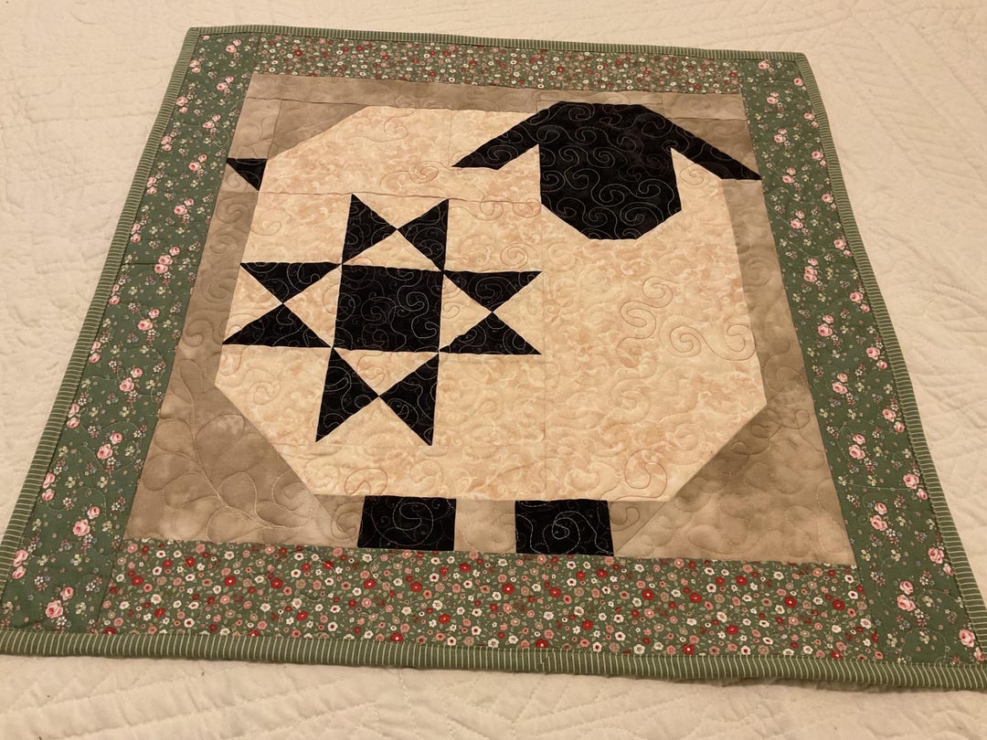 Quilted Sheep Table Topper, 22.5 X 22.5 - Etsy