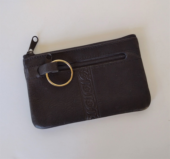 Little Black Leather Zippered Change Purse with Key R… - Gem