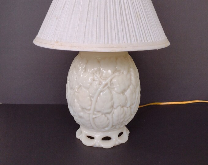 Vtg 40's Aladdin Ivory Alacite Glass Accent Lamp - Etsy